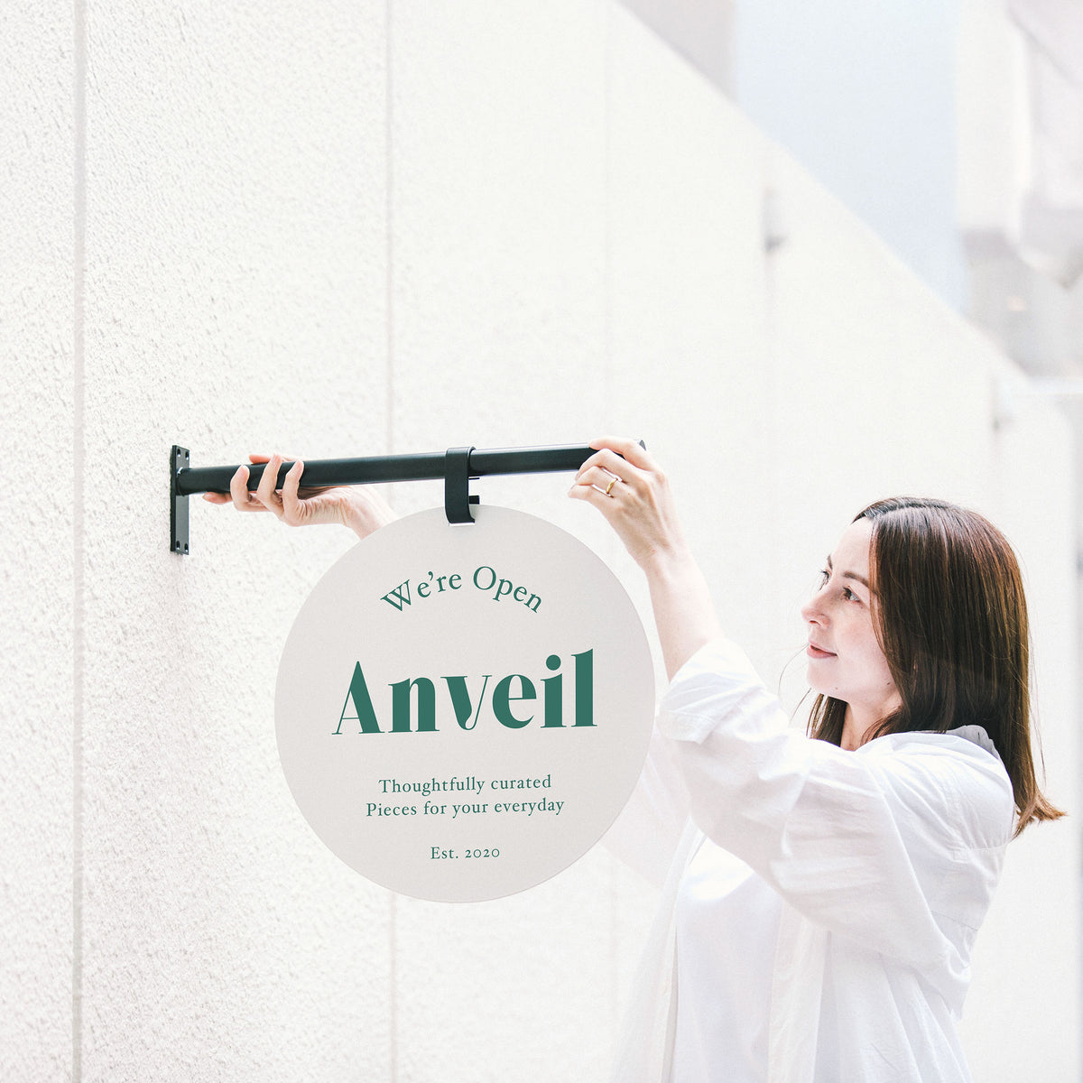 Projecting Hanging Sign - ROUND - 16"