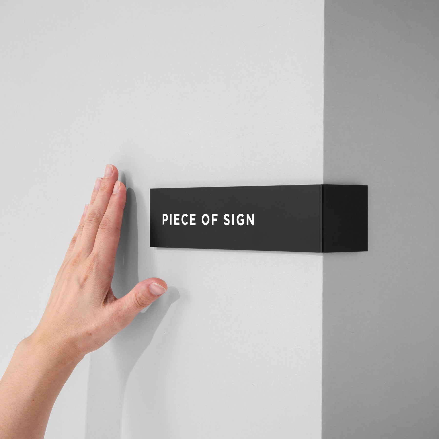 L-SHAPED CORNER SIGN