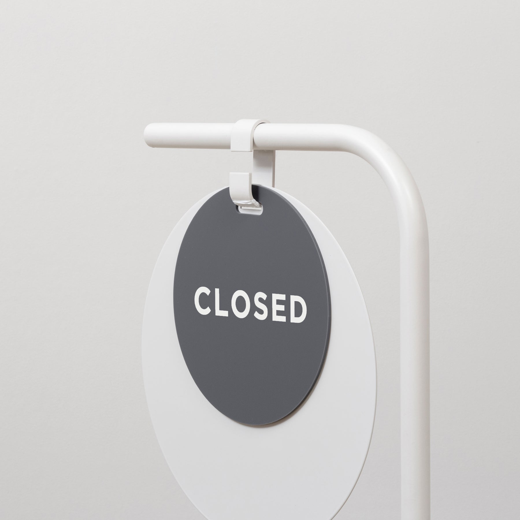 CLOSED Plate Sign