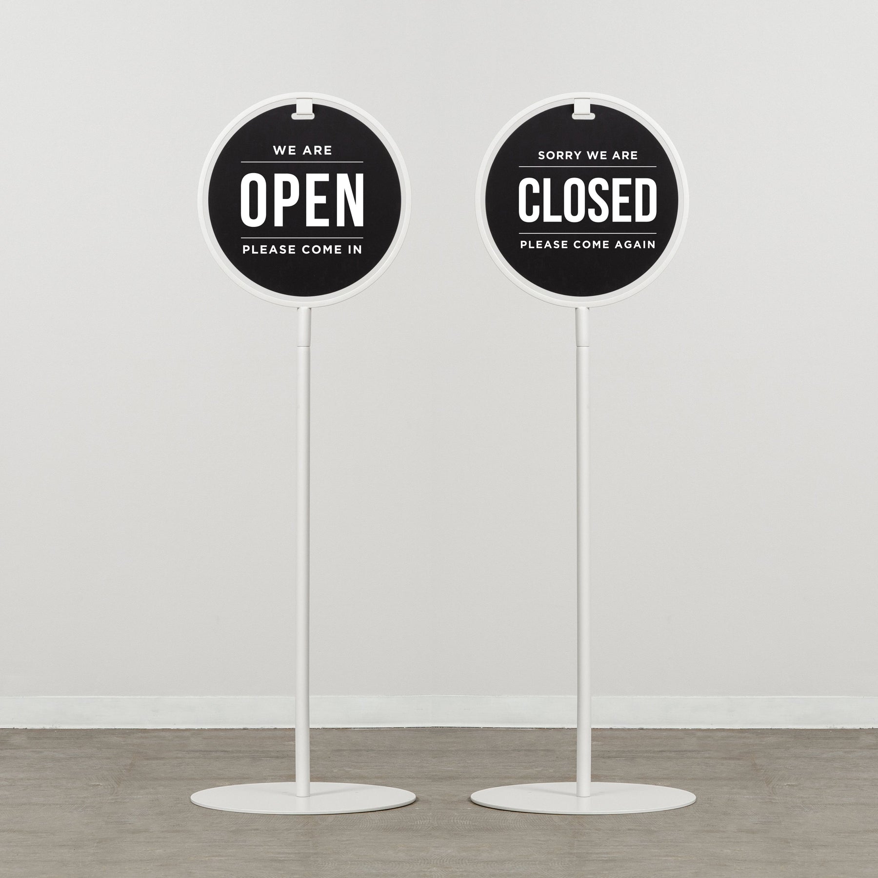 OPEN & CLOSED Round Frame Sidewalk Sign