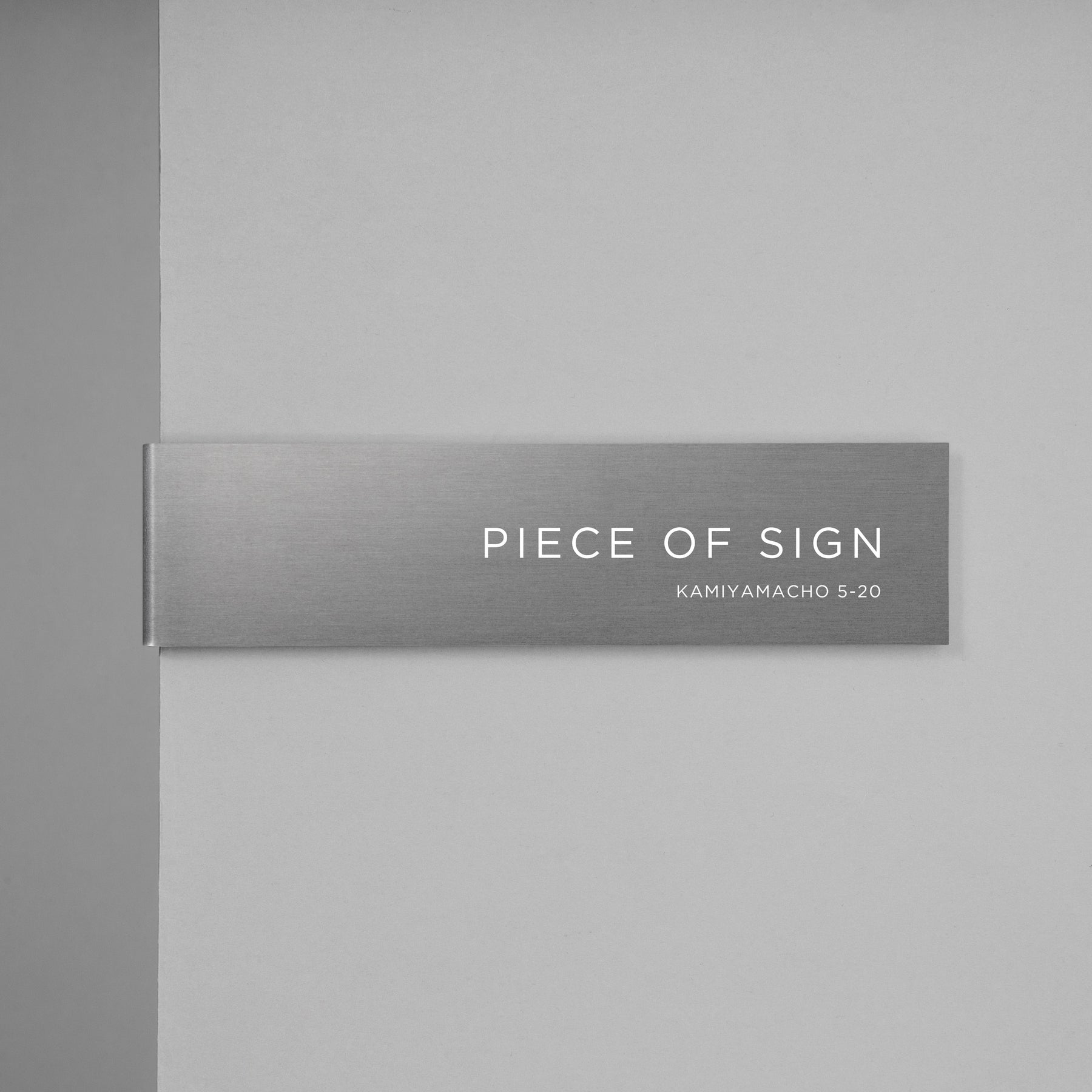 L-SHAPED CORNER SIGN