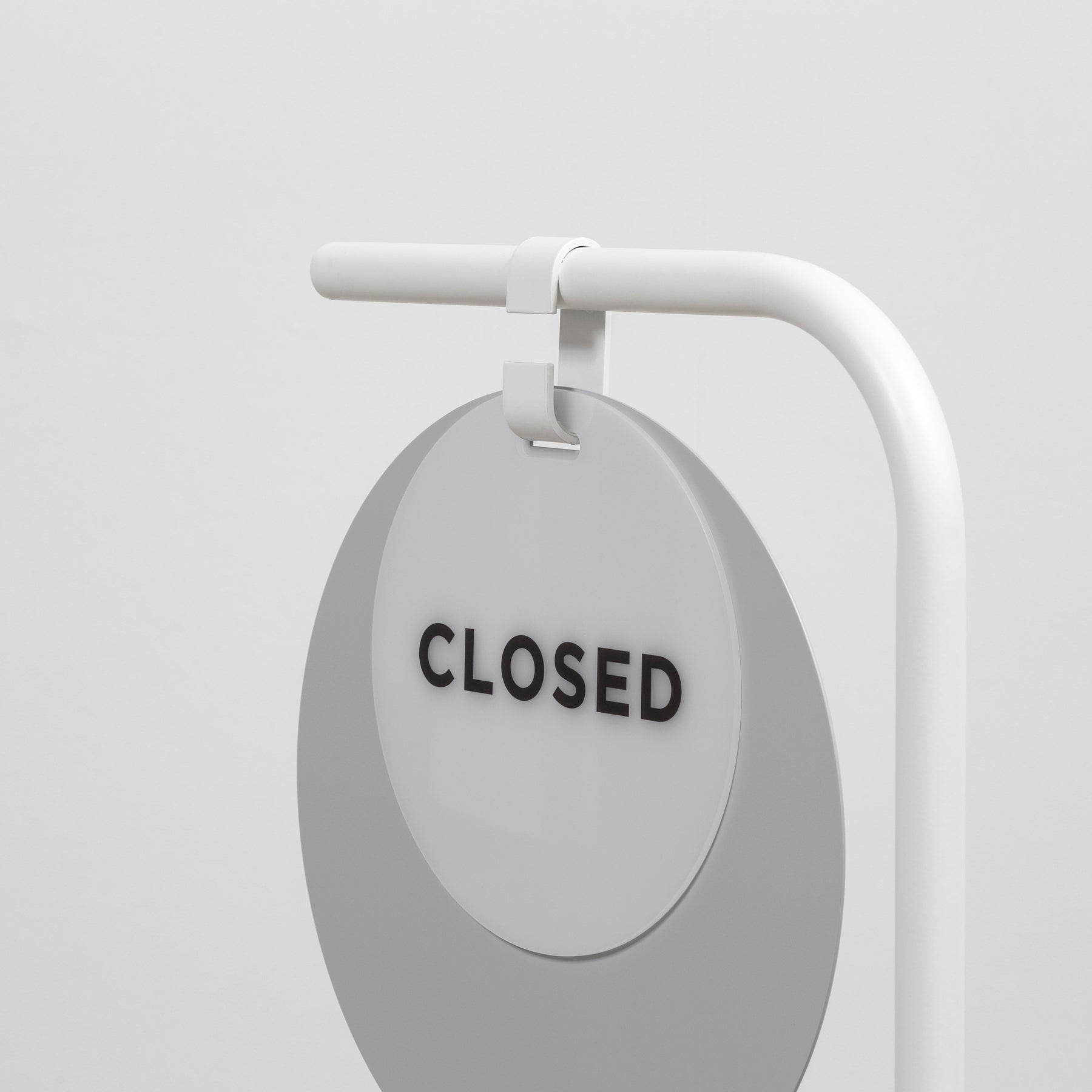 CLOSED Plate Sign