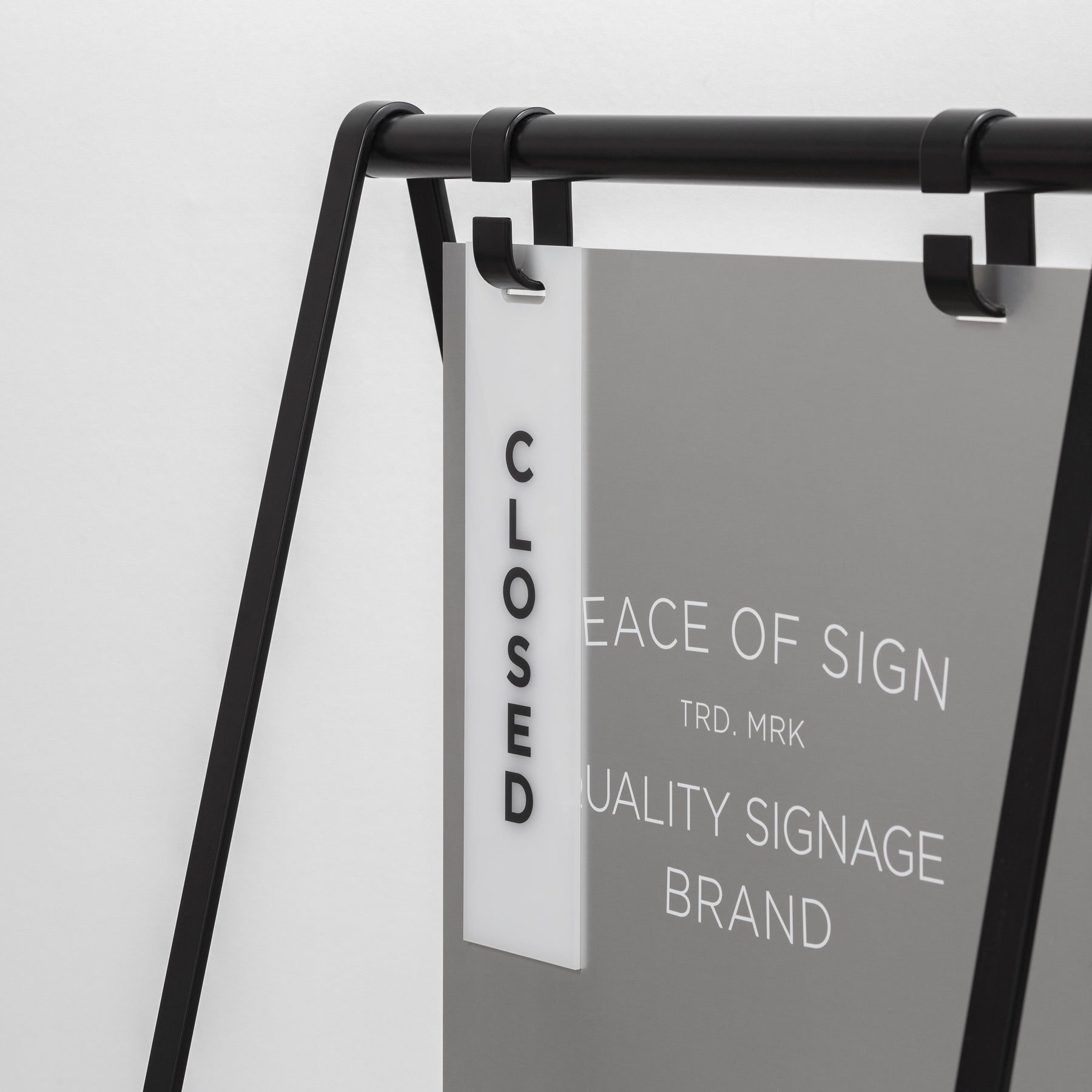 CLOSED Plate Sign