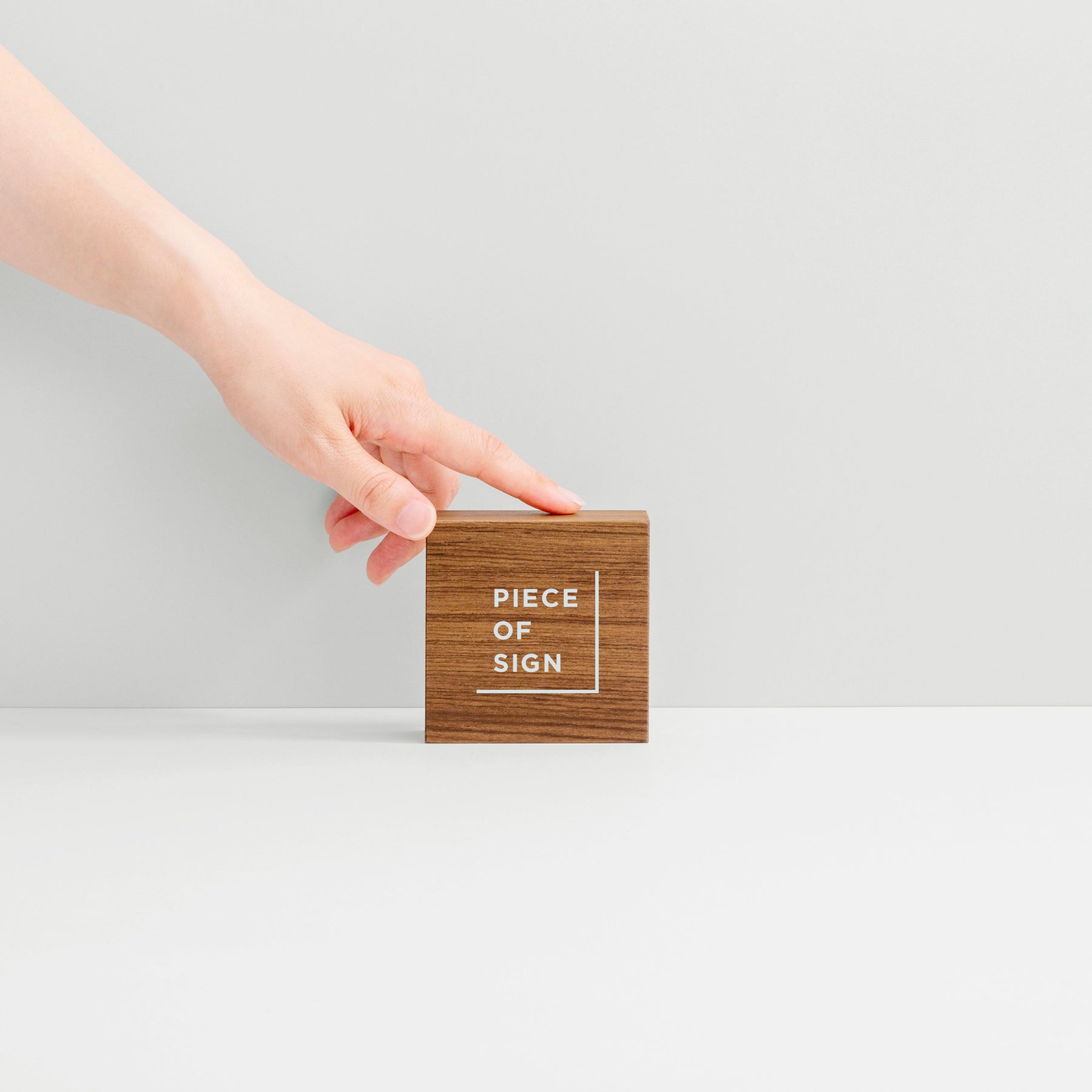 COUNTER / TABLETOP SIGN