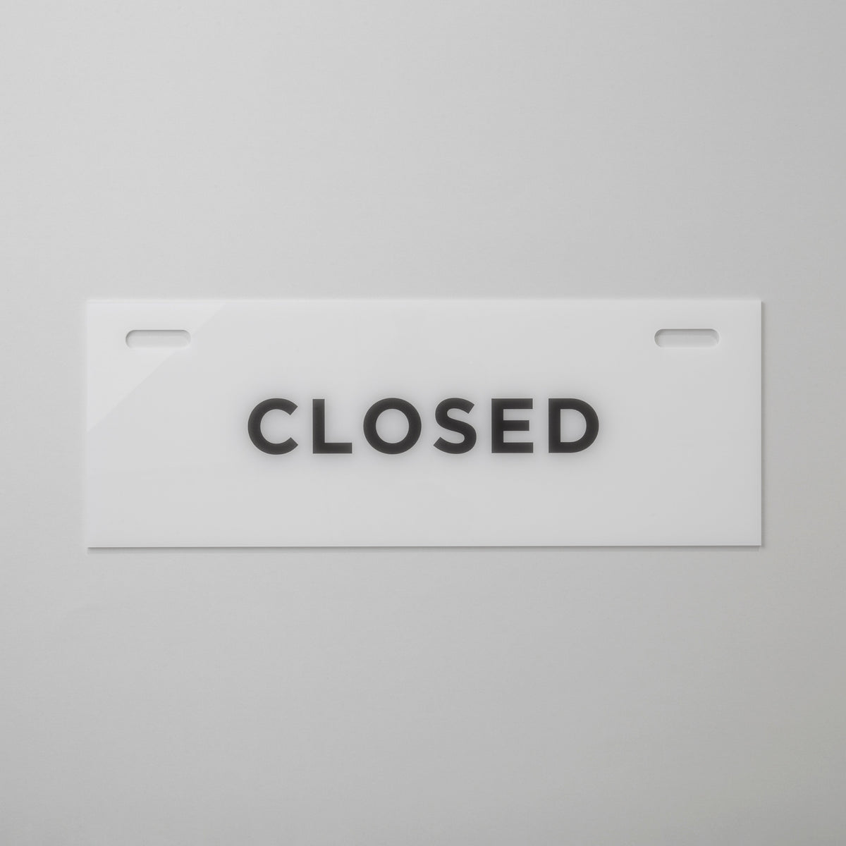 CLOSED Plate Sign